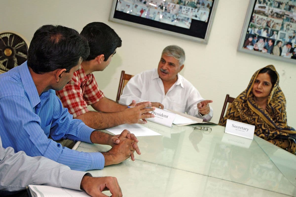 Pakistan - Language, Culture, Customs And Etiquette